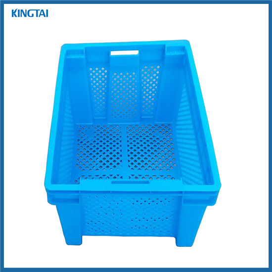 Stackable and nestable plastic crate